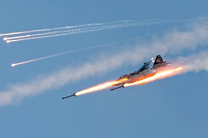 Crews Su-25 and Su-24M "destroyed" the enemy's airfield