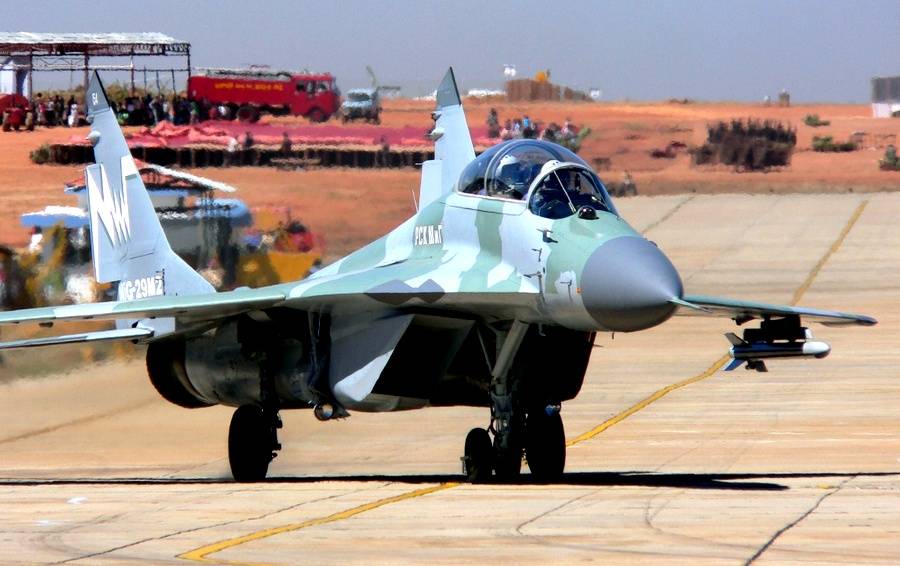 The newest MiG-29SMT shows a master class in the sky of Syria