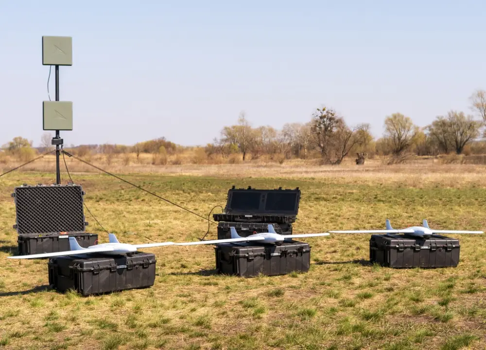 Tried to escape: footage of Russian FPV drone ramming rare Ukrainian ...