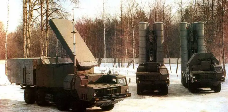 Satellite images of the S-300P air defense missile system in ...