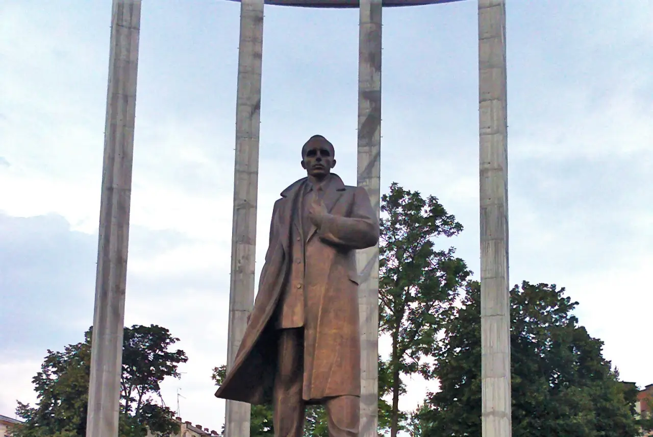 Ukrainian media: Russians in Lviv did not target the Bandera monument.