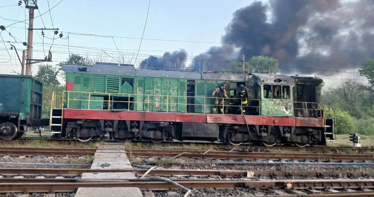 Los geranios rusos siguen persiguiendo locomotoras ucranianas.